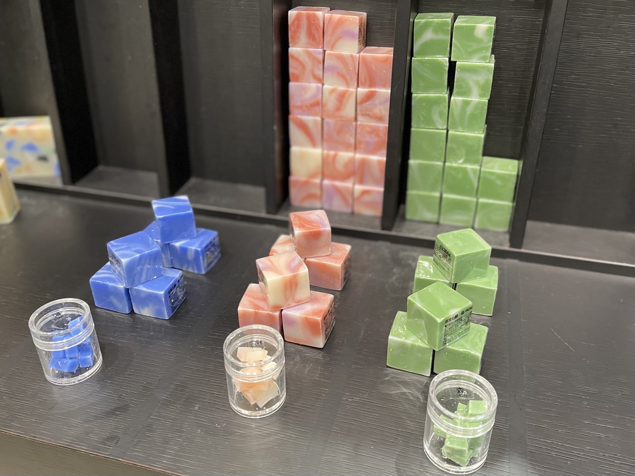 距離那霸機場超近！沖繩必買購物天堂「iias沖繩豐崎」！結合DMM Kariyushi水族館、豐崎美麗SUN海灘的優質沖繩自駕行程 | 步步日本