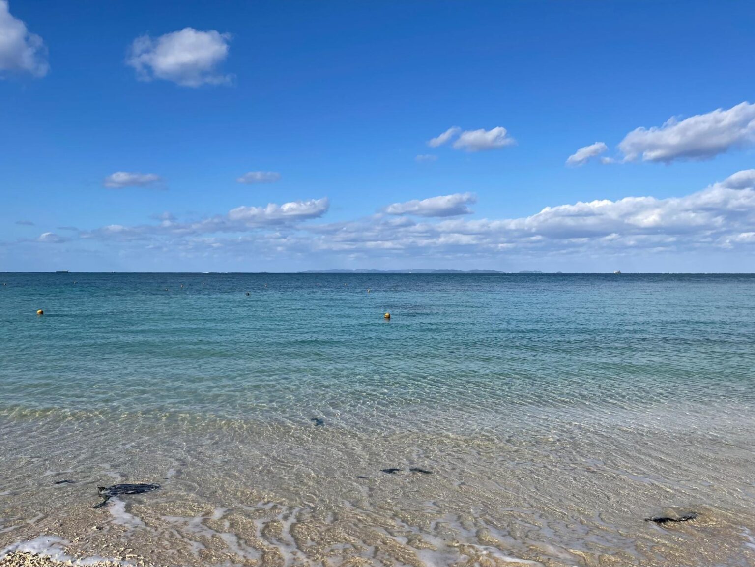 距離那霸機場超近！沖繩必買購物天堂「iias沖繩豐崎」！結合DMM Kariyushi水族館、豐崎美麗SUN海灘的優質沖繩自駕行程 | 步步日本