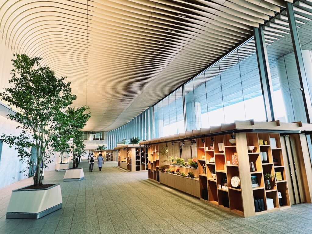 2025東京最新！「NEWoMan高輪」LUMINE史上最大商場 必逛購物美食新地標 | 步步日本